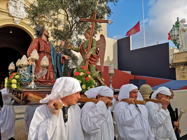Traditional Maltese Festa - Qala Feast in Gozo - Maltatina